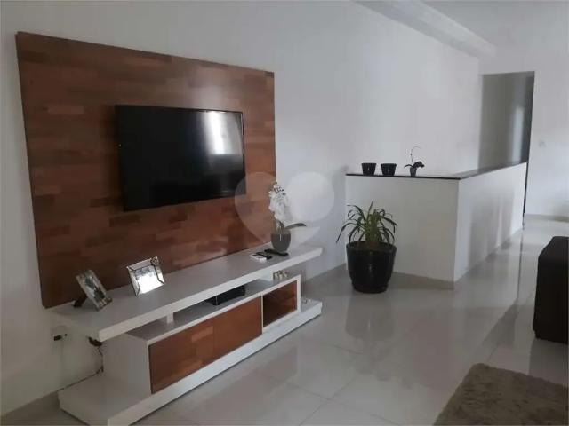Casa / Sobrado para Venda em Santos/SP Campo Grande 3 Quartos