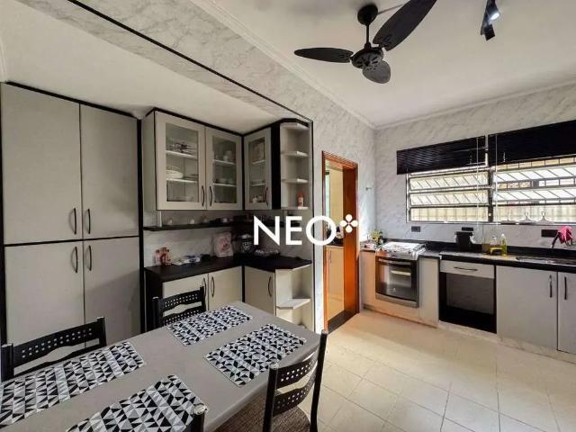 Casa / Sobrado para Venda em Santos/SP Campo Grande 4 Quartos
