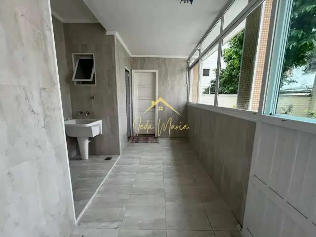Casa / Sobrado para Venda em Santos/SP Embaré 3 Quartos