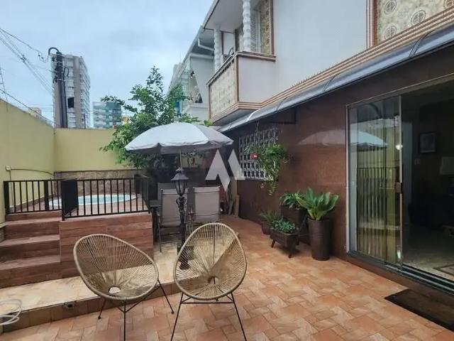 Casa / Sobrado para Venda em Santos/SP Embaré 3 Quartos