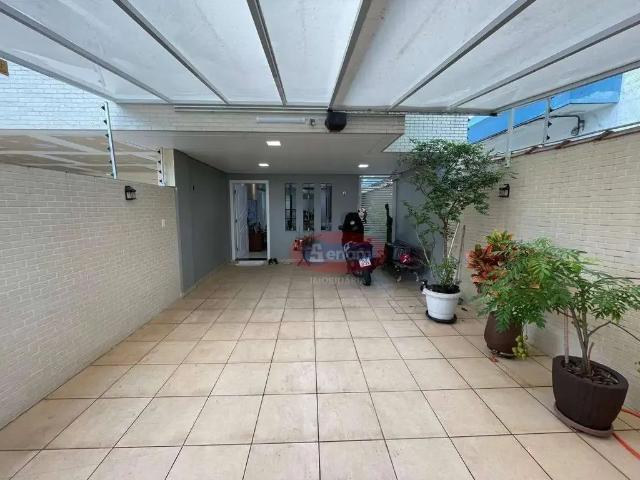 Casa / Sobrado para Venda em Santos/SP Embaré 3 Quartos
