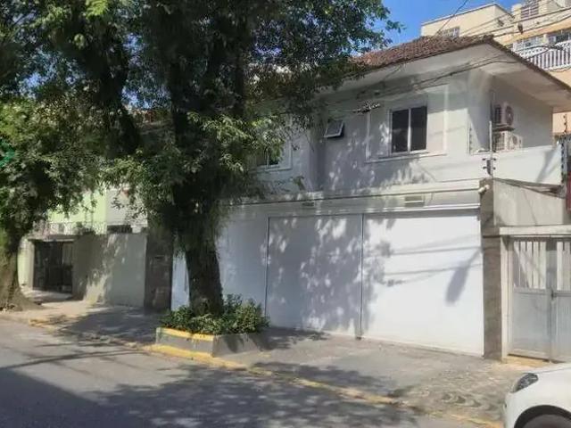 Casa / Sobrado para Venda em Santos/SP Embaré 2 Quartos