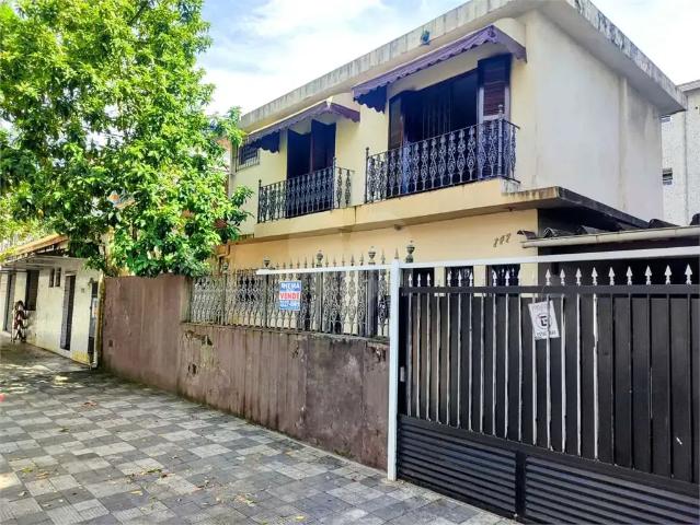 Casa / Sobrado para Venda em Santos/SP Embaré 2 Quartos