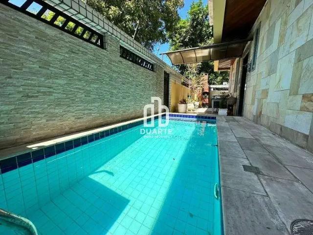 Casa / Sobrado para Venda em Santos/SP Embaré 4 Quartos