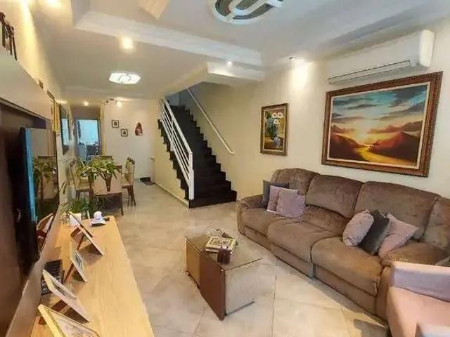 Casa / Sobrado para Venda em Santos/SP Embaré 4 Quartos