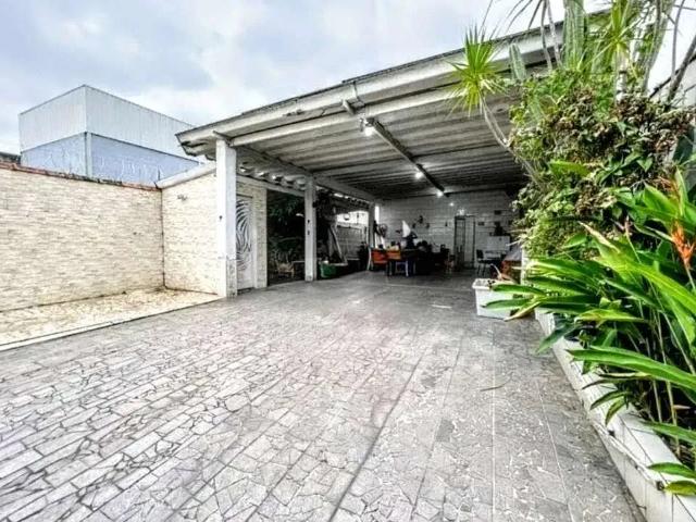 Casa / Sobrado para Venda em Santos/SP Estuário 3 Quartos