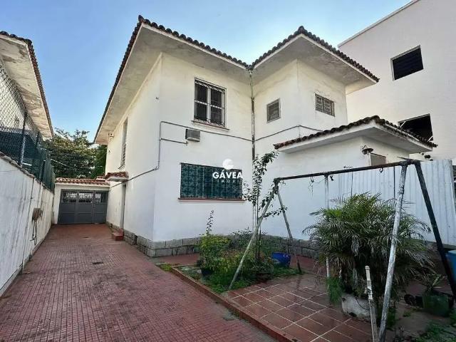 Casa / Sobrado para Venda em Santos/SP Gonzaga 12 Quartos