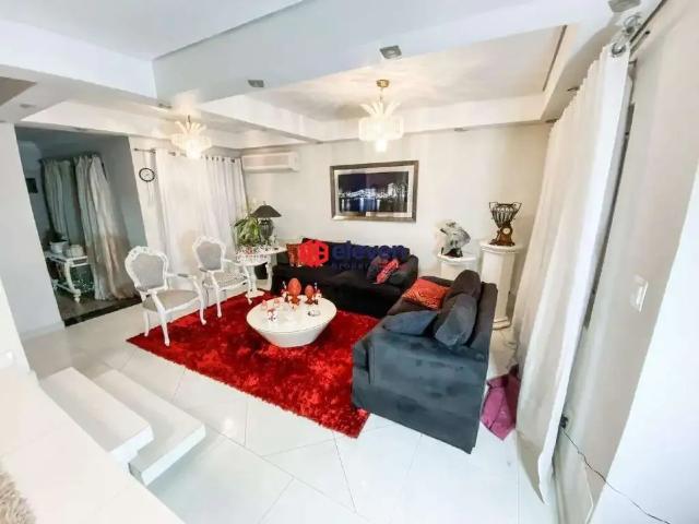 Casa / Sobrado para Venda em Santos/SP Gonzaga 3 Quartos