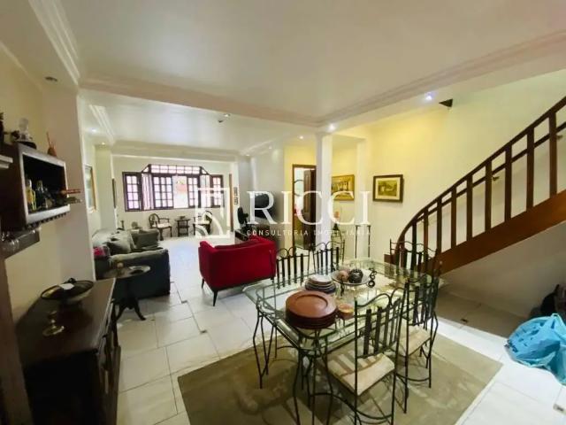 Casa / Sobrado para Venda em Santos/SP Gonzaga 4 Quartos
