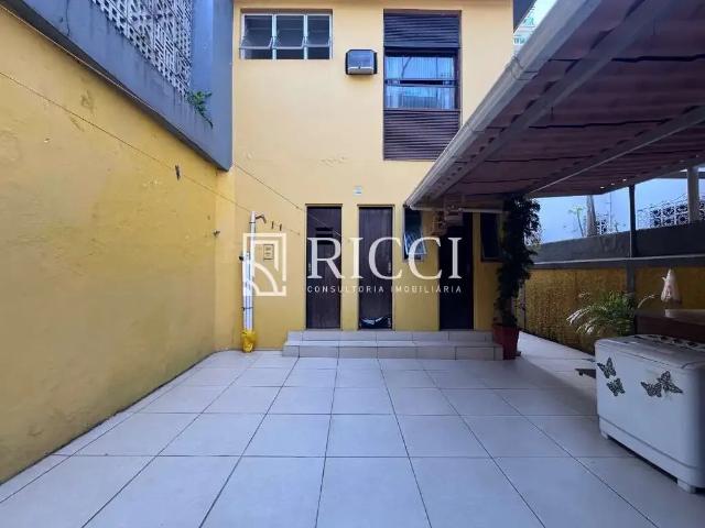 Casa / Sobrado para Venda em Santos/SP Pompéia 3 Quartos