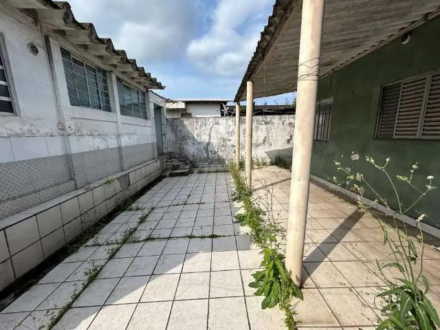 Casa / Sobrado para Venda em Santos/SP Rádio Clube 2 Quartos
