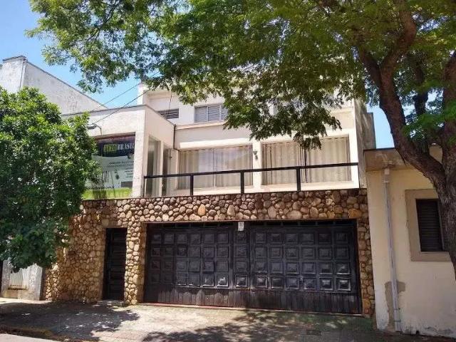 Casa / Sobrado para Venda em Salto/SP Centro 4 Quartos