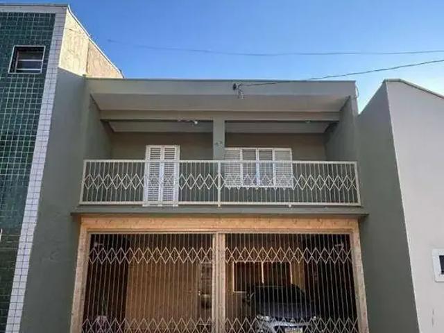 Casa / Sobrado para Venda em Salto/SP Centro 4 Quartos