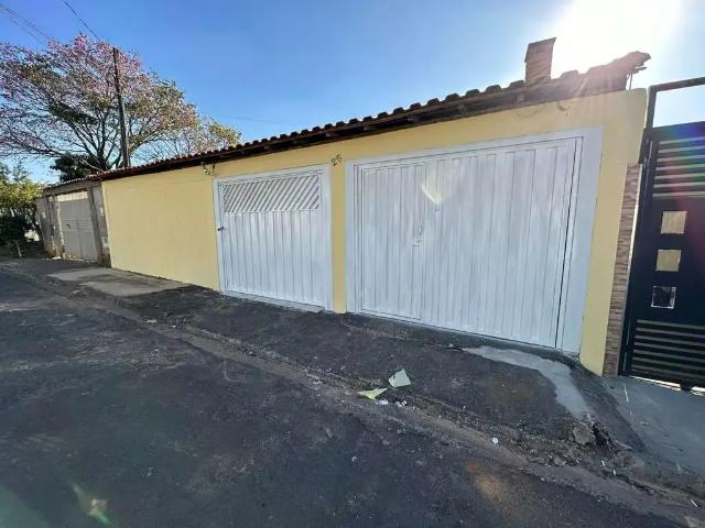 Casa / Sobrado para Venda em Salto/SP Jardim Santa Cruz 4 Quartos