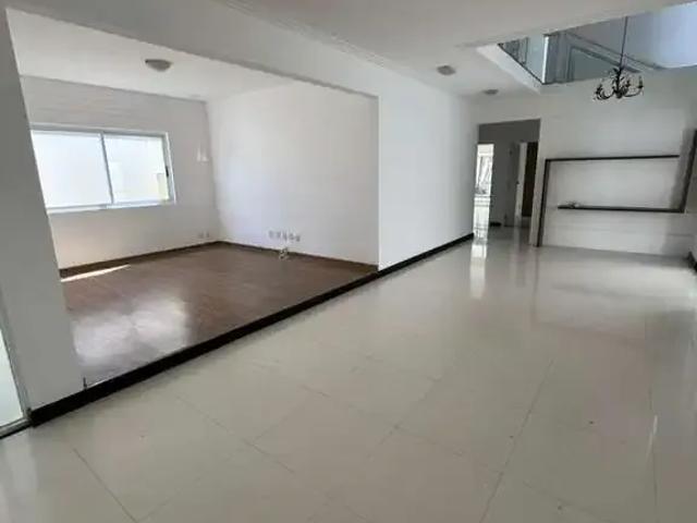 Casa / Sobrado para Venda em Lauro de Freitas/BA Buraquinho 5 Quartos
