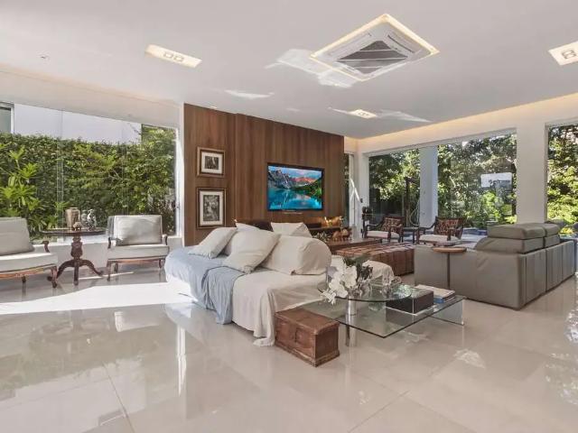 Casa / Sobrado para Venda em Salvador/BA Alphaville I 5 Quartos