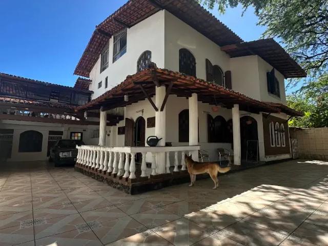 Casa / Sobrado para Venda em Salvador/BA Caminho das Árvores 4 Quartos