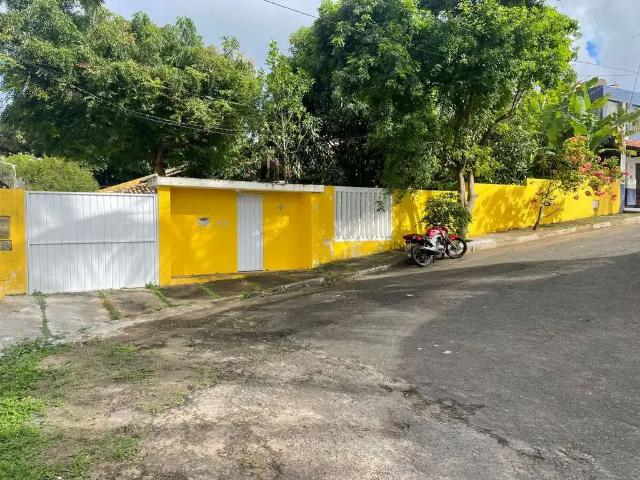 Casa / Sobrado para Venda em Salvador/BA Piatã 3 Quartos