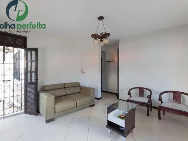 Casa / Sobrado para Venda em Salvador/BA Piatã 4 Quartos