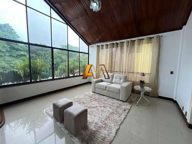 Casa / Sobrado para Venda em Salvador/BA Piatã 5 Quartos