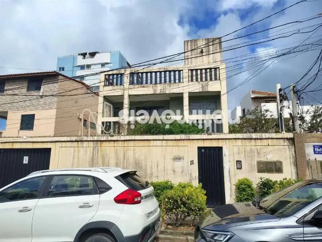 Casa / Sobrado para Venda em Salvador/BA Piatã 6 Quartos