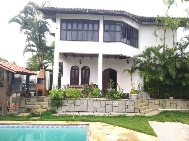 Casa / Sobrado para Venda em Salvador/BA Pituaçu 4 Quartos