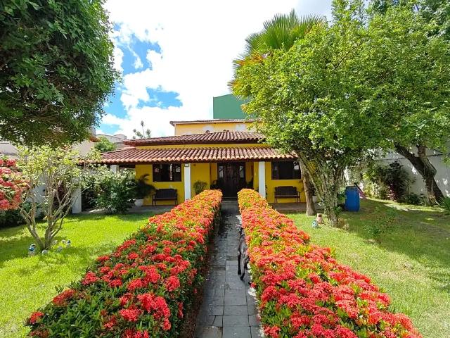 Casa / Sobrado para Venda em Salvador/BA Pituaçu 6 Quartos
