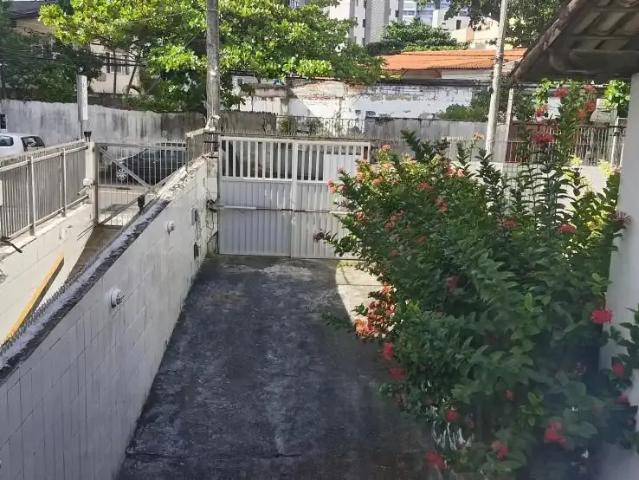 Casa / Sobrado para Venda em Salvador/BA Pituba 5 Quartos
