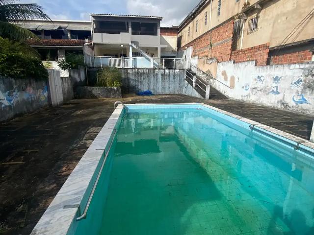 Casa / Sobrado para Venda em Salvador/BA Plataforma 6 Quartos
