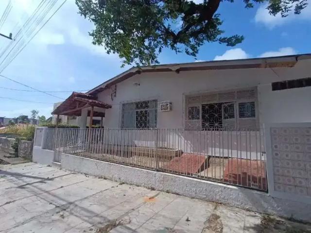 Casa / Sobrado para Venda em Salinópolis/PA Atalaia 5 Quartos