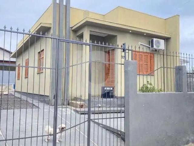 Casa / Sobrado para Venda em Sapucaia do Sul/RS Colonial 3 Quartos