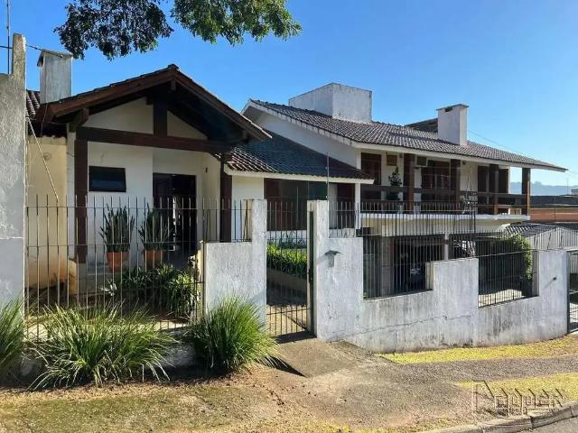 Casa / Sobrado para Venda em Sapiranga/RS Centro 4 Quartos