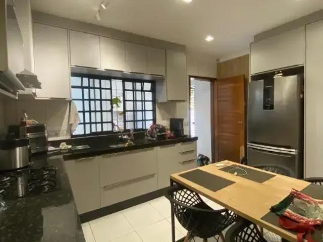 Casa / Sobrado para Venda em Sarandi/PR Jardim Castelo 3 Quartos