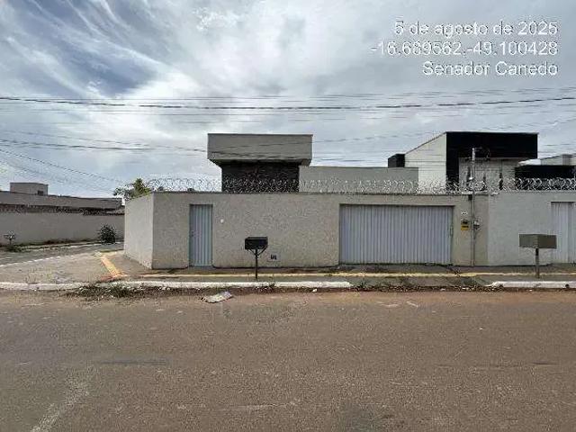 Casa / Sobrado para Venda em Senador Canedo/GO Bairro das Indústrias 3 Quartos