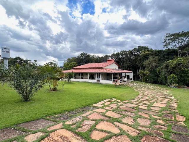 Casa / Sobrado para Venda em Senador Canedo/GO Condomínio Alto da Boa Vista 4 Quartos