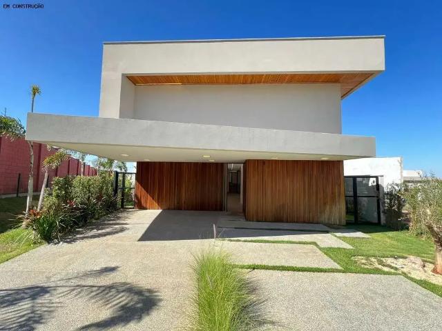 Casa / Sobrado para Venda em Senador Canedo/GO Jardins Bolonha 4 Quartos