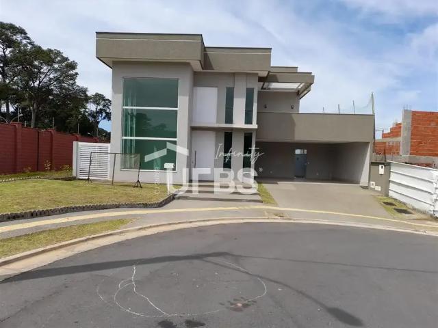Casa / Sobrado para Venda em Senador Canedo/GO Jardins Bolonha 4 Quartos