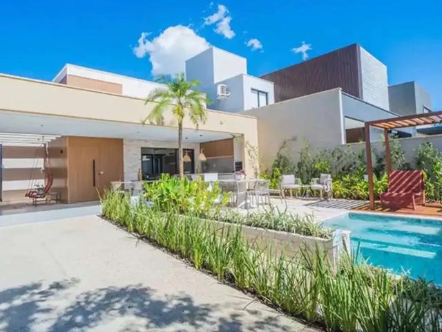 Casa / Sobrado para Venda em Senador Canedo/GO Jardins Berlim 3 Quartos