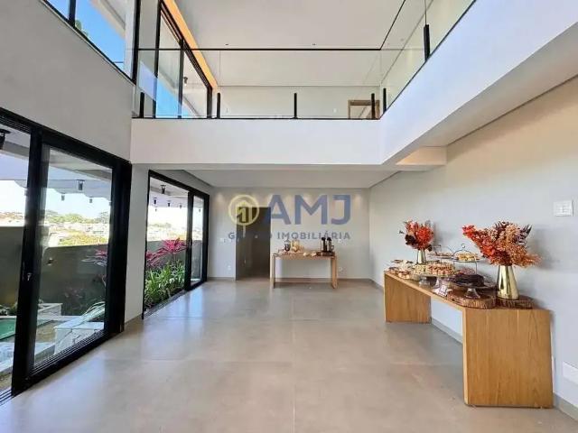 Casa / Sobrado para Venda em Senador Canedo/GO Jardins Nápoles 3 Quartos
