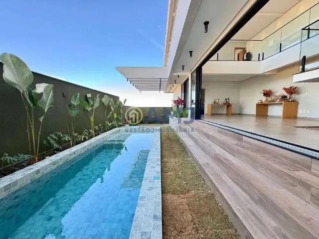 Casa / Sobrado para Venda em Senador Canedo/GO Jardins Nápoles 3 Quartos