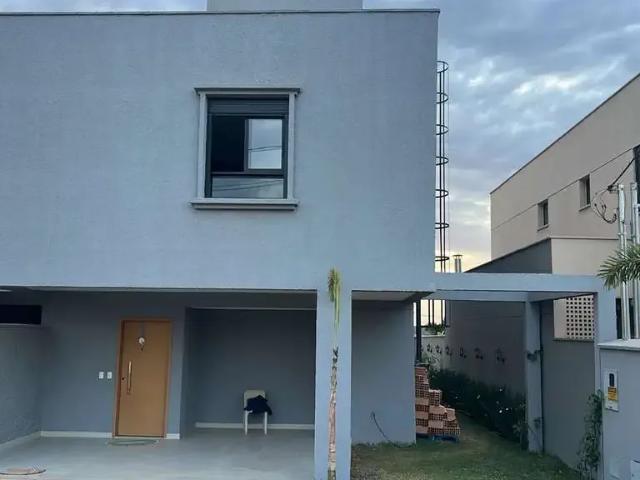 Casa / Sobrado para Venda em Senador Canedo/GO Jardins Parma 3 Quartos