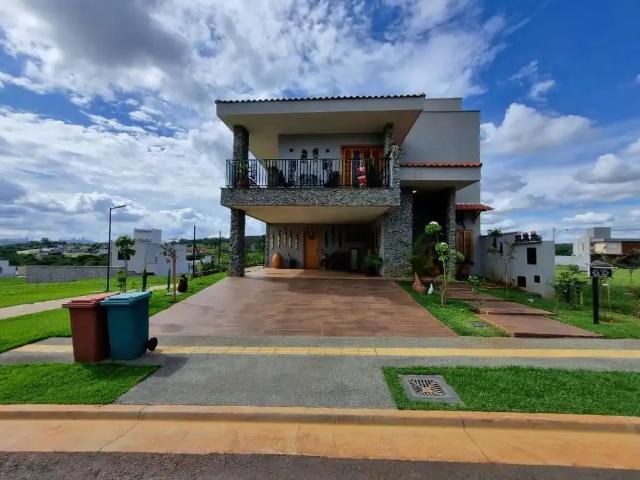 Casa / Sobrado para Venda em Senador Canedo/GO Jardins Parma 4 Quartos