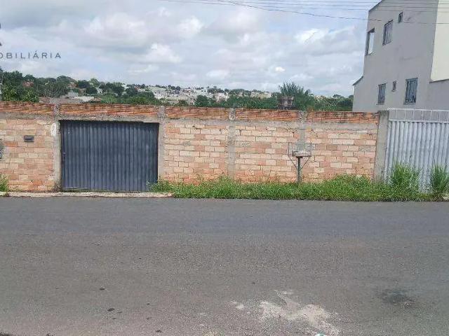 Casa / Sobrado para Venda em Senador Canedo/GO Setor Castro's 3 Quartos