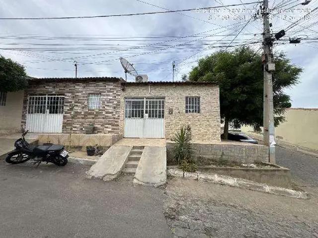 Casa / Sobrado para Venda em Serra Talhada/PE AABB 3 Quartos