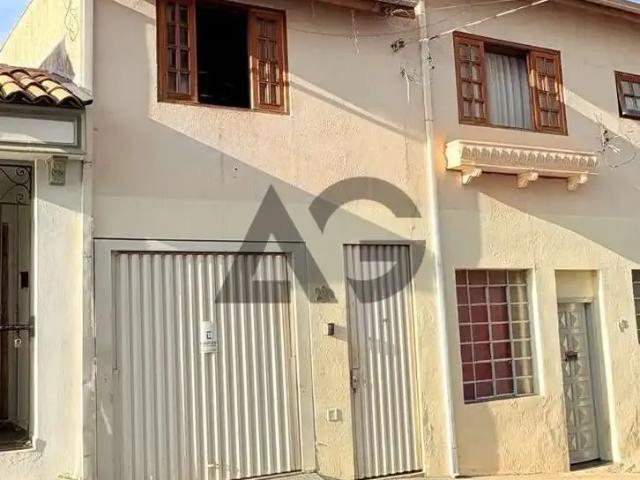 Casa / Sobrado para Venda em Serra Negra/SP Centro 2 Quartos