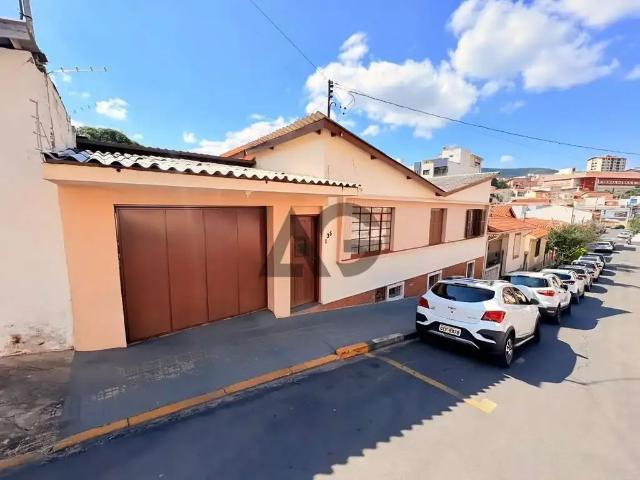 Casa / Sobrado para Venda em Serra Negra/SP Centro 3 Quartos