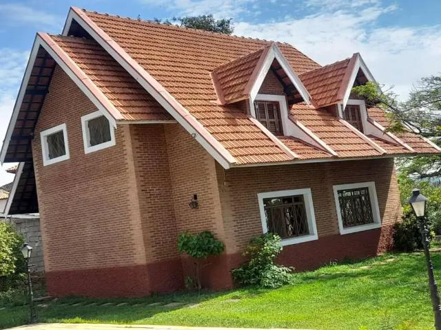 Casa / Sobrado para Venda em Serra Negra/SP Centro 3 Quartos