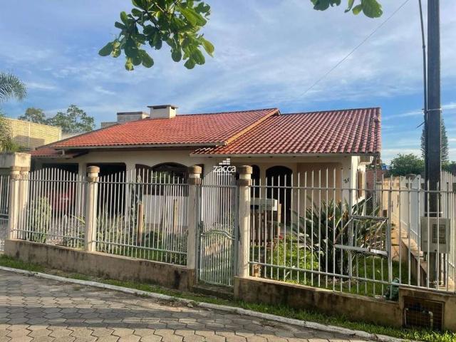 Casa / Sobrado para Venda em Sombrio/SC Centro 3 Quartos