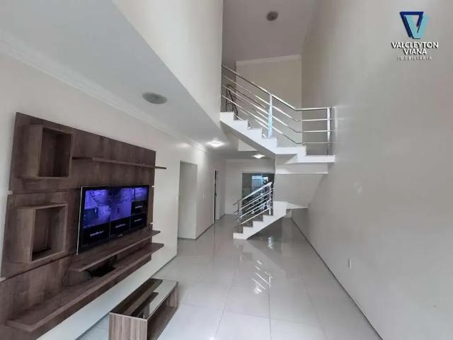 Casa / Sobrado para Venda em Sobral/CE Renato Parente 4 Quartos