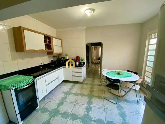 Casa / Sobrado para Venda em Sorocaba/SP Conjunto Habitacional Júlio de Mesquita Filho 4 Quartos